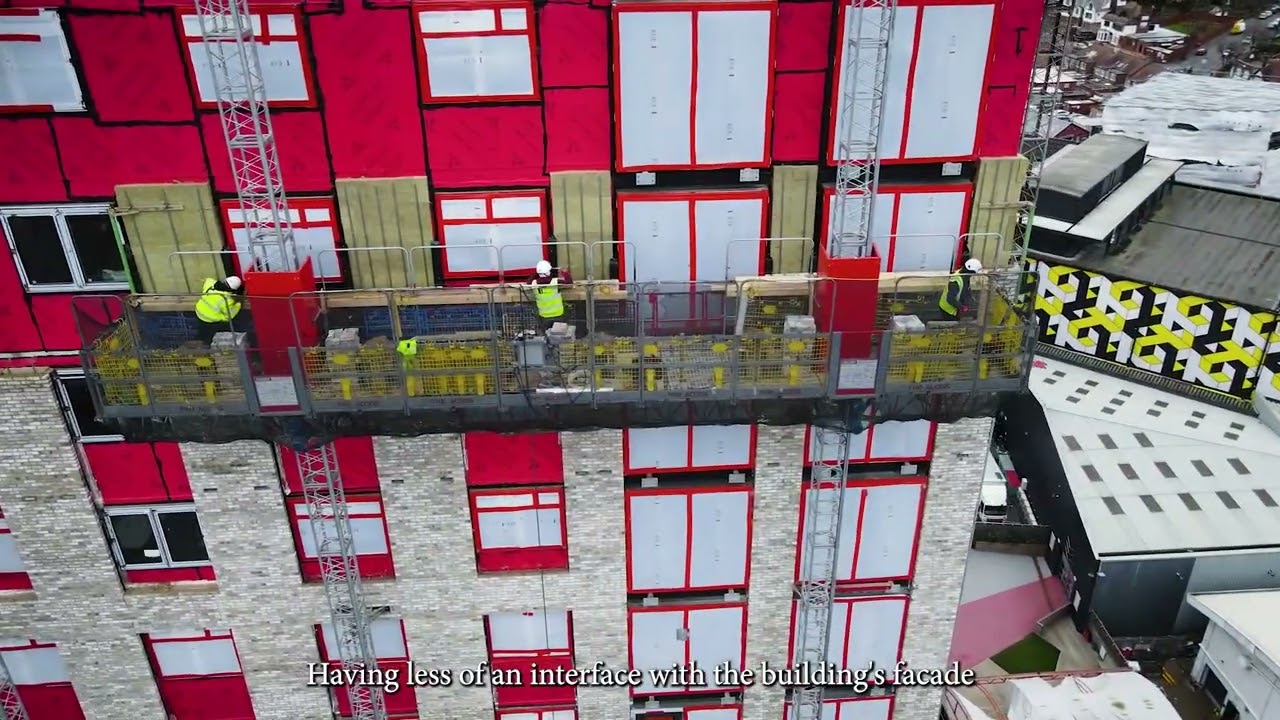 The Benefits of Mast Climber Work Platforms - YouTube