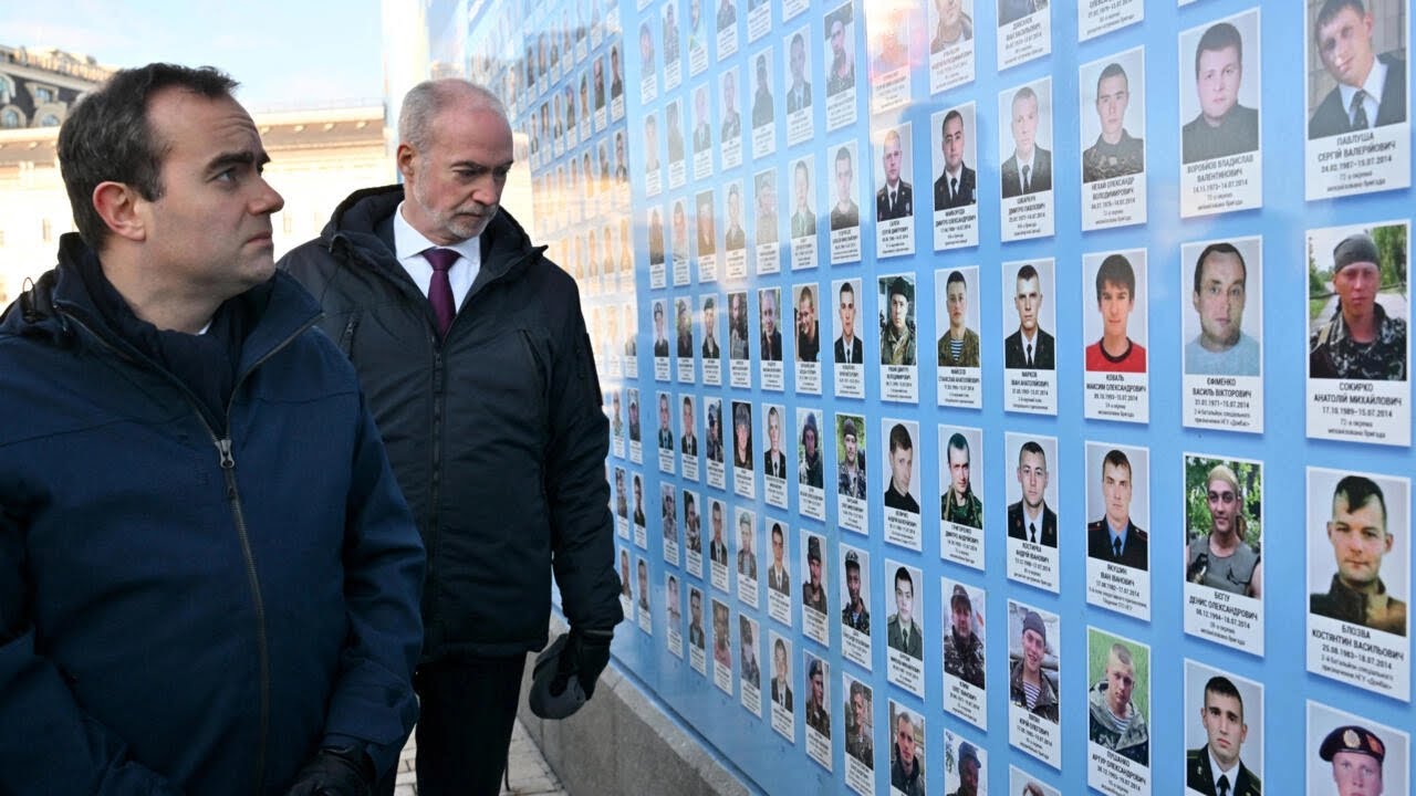 Ukraine : French Defence Minister Sébastien Lecornu arrives in Kyiv to ...