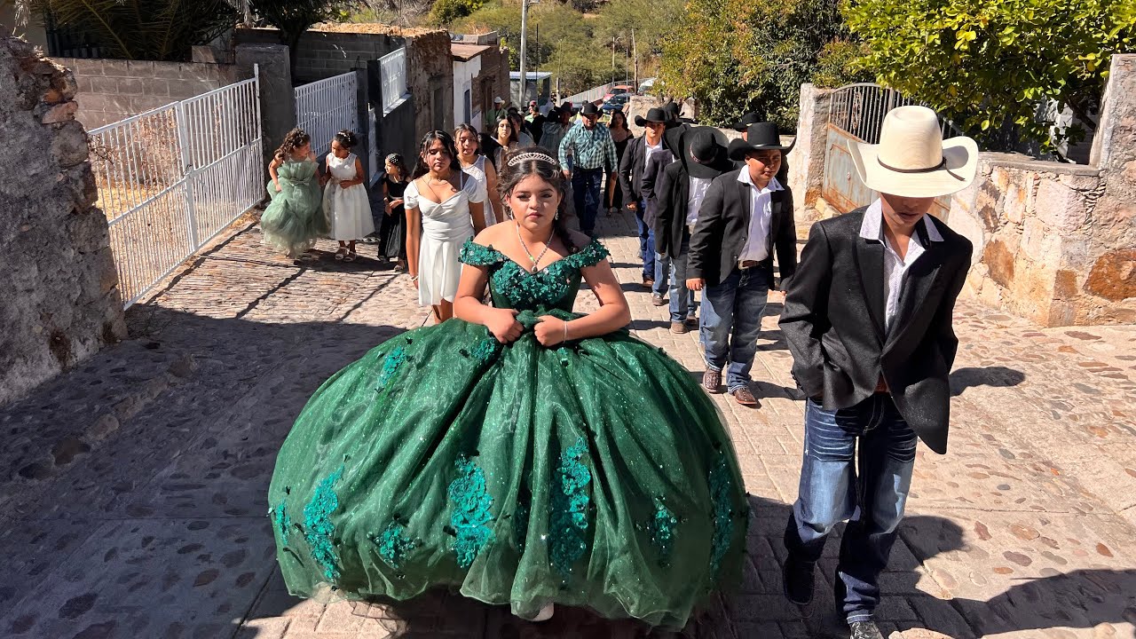 NUESTRA QUINCEAÑERA DEL RANCHO - YouTube