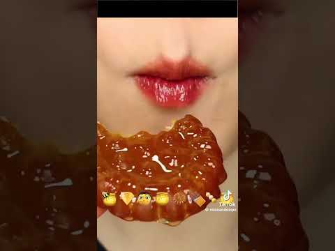 bee honey eating asmr mukbang🐝🐝🐝🍯🍯🍯🍯🍯🎆🎆🎆🎆🍪🍪🍪🍪 - YouTube