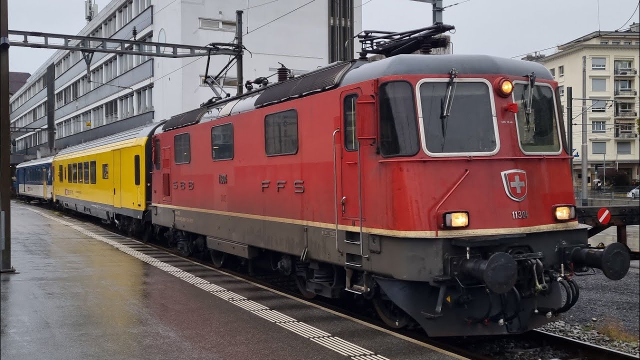 SBB Re 4/4 II mit Mewa12 und EW I BDt in St. Gallen - YouTube