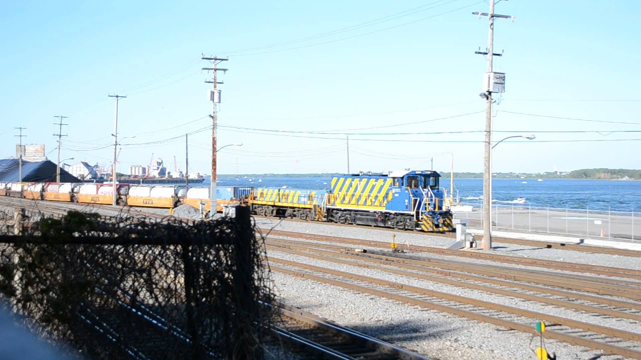 PORT OF MONTREAL FREIGHT TRAIN / BOATING BY LA RONDE - YouTube