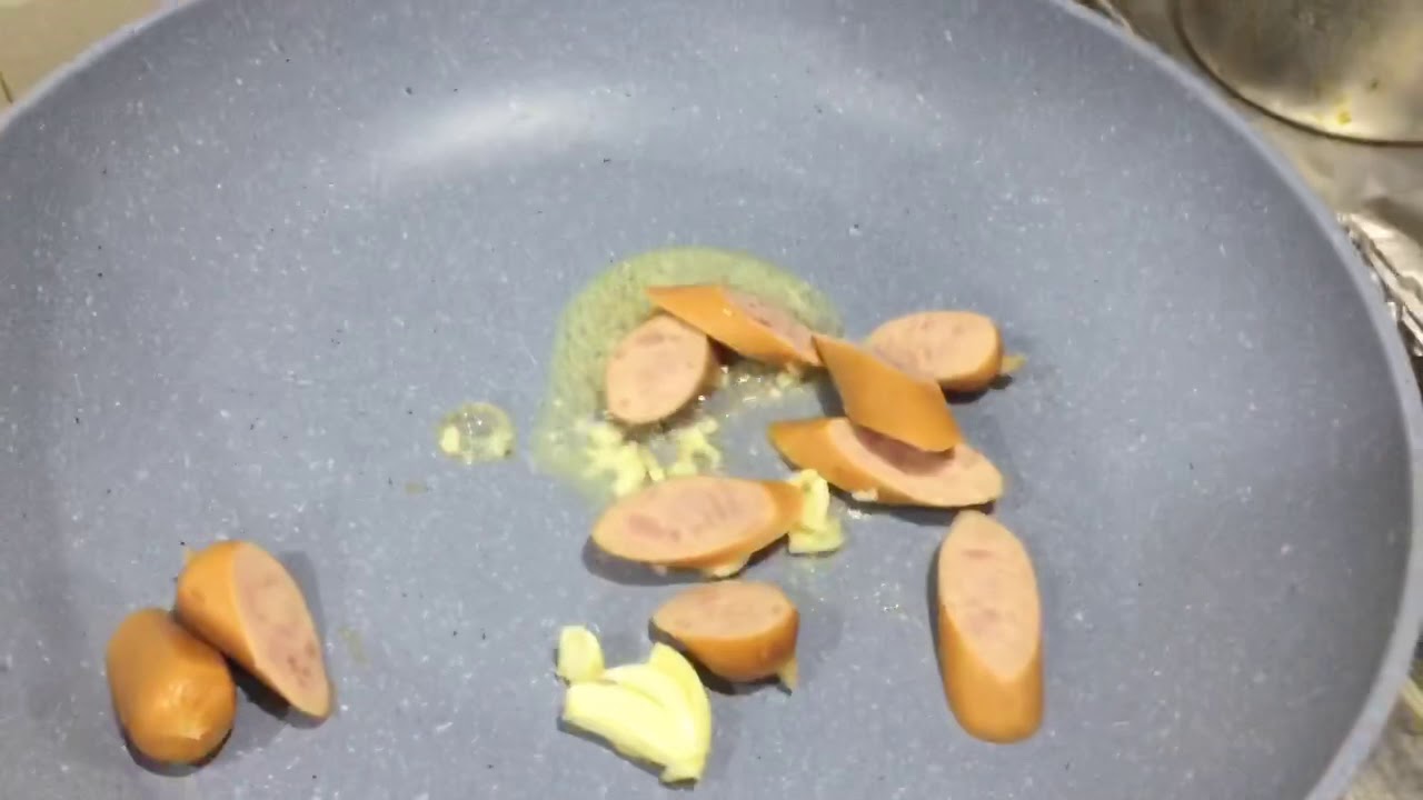 Angel hair sausage w/t garlic bread - YouTube