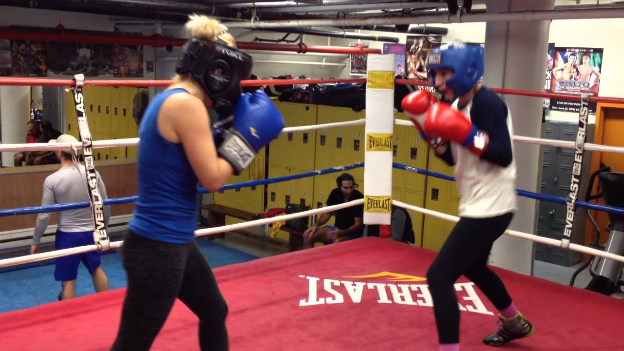 Women's World of Boxing, NYC Jab Sparring - YouTube