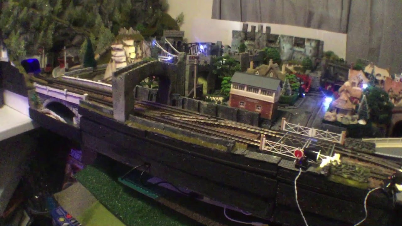 My Hornby train set based on Conwy castle and walled town. - YouTube