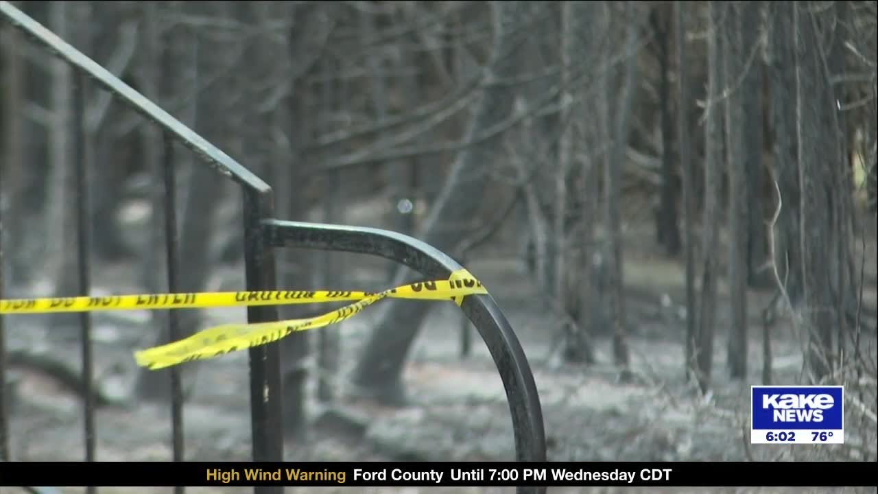 Grass fire destroys Yates Center nursing home - YouTube