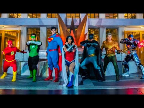 Super Hero vs Super Villain Parade Movie World - YouTube
