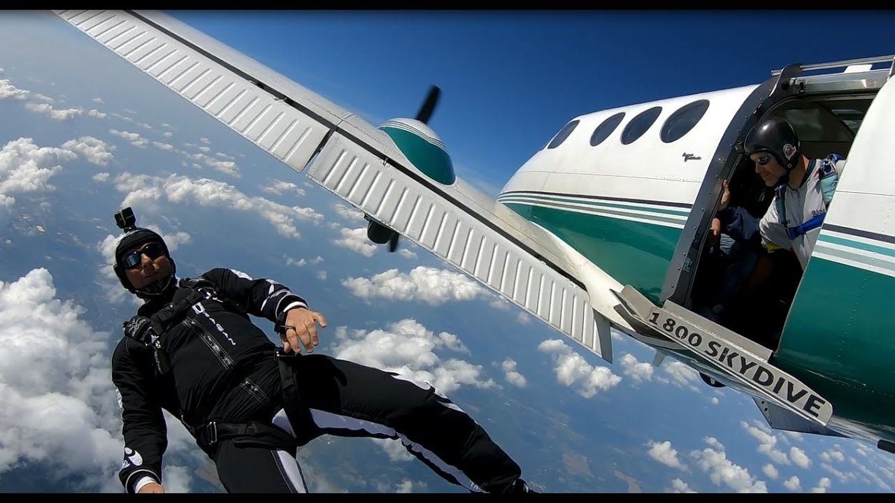 5way angle jump Skydive Tecumseh Michigan - YouTube
