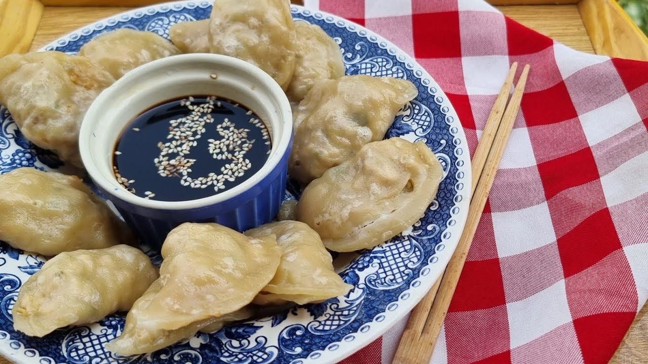 Dumpling Recipe | Authentic Hunza Chiken Dumpling| Momo Recipe - YouTube