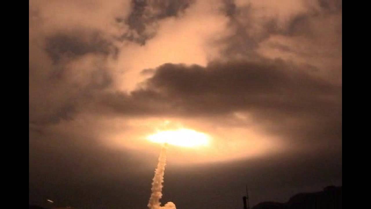 ASTRO-F (AKARI) launched by ISAS MV-8 rocket - YouTube