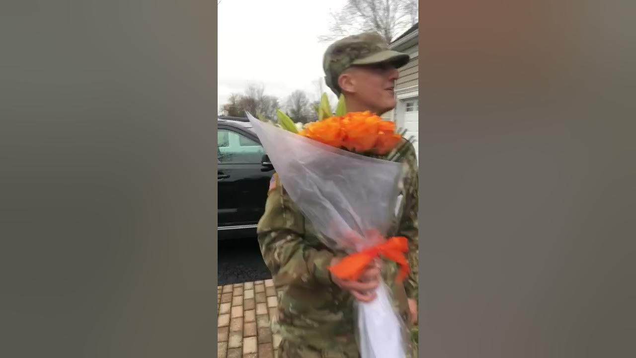 Son In Military Surprises Mom For Christmas Youtube
