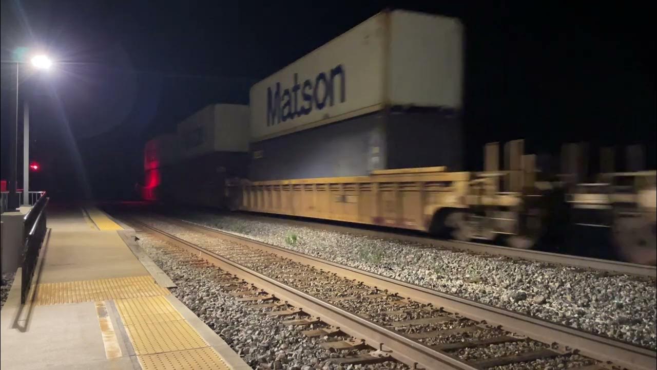 BNSF 25th Anniversary leading Intermodal train at La Plata, MO - YouTube