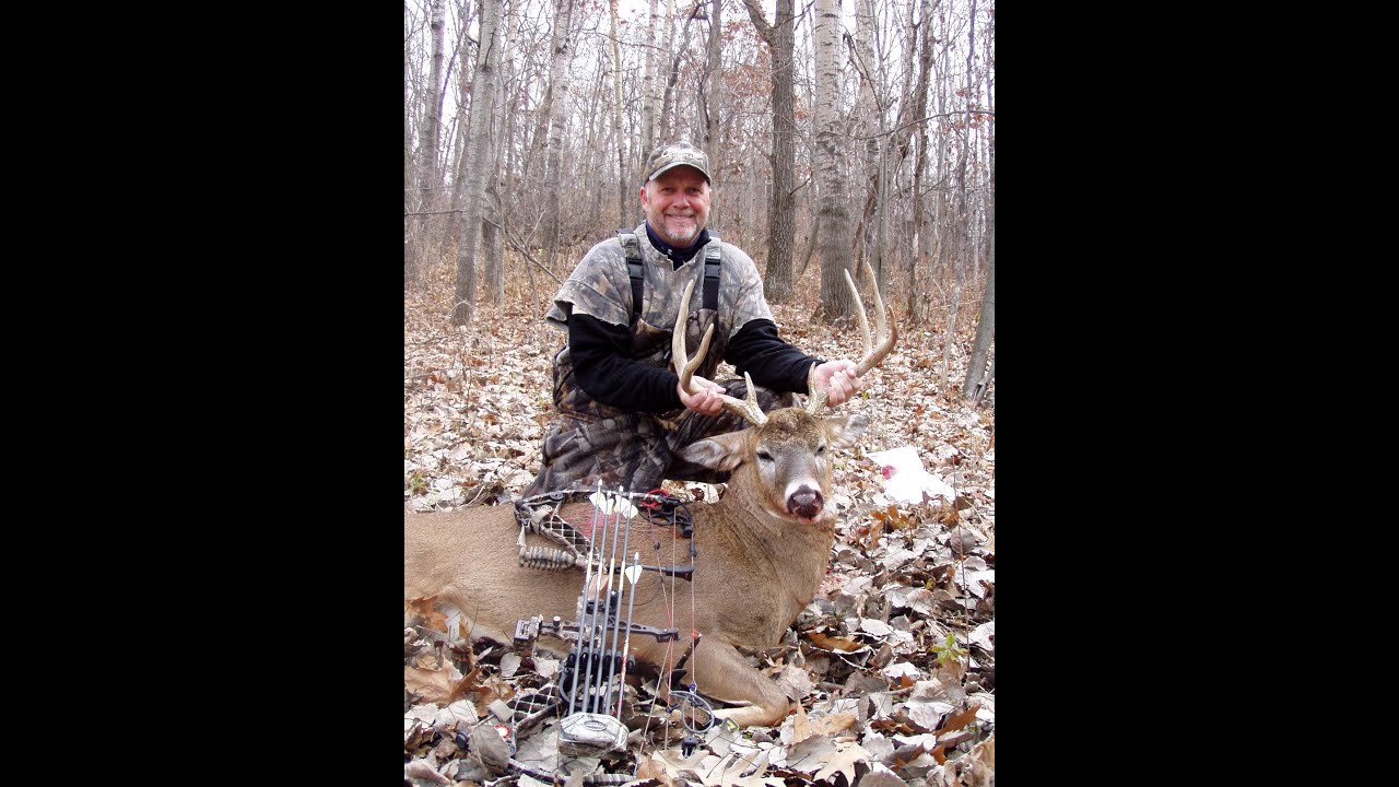Buffalo County WI Whitetail Deer Bow hunting. - YouTube