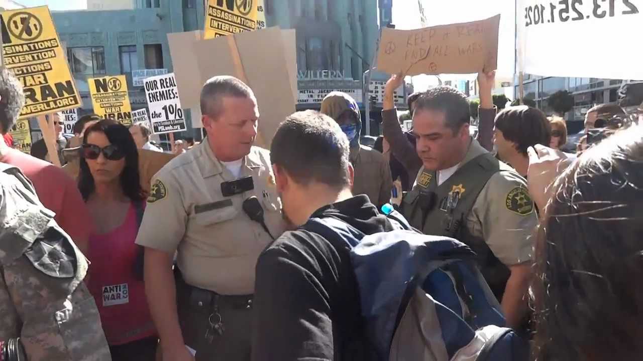 Police Fail at Breaking Up Peaceful Protest - YouTube