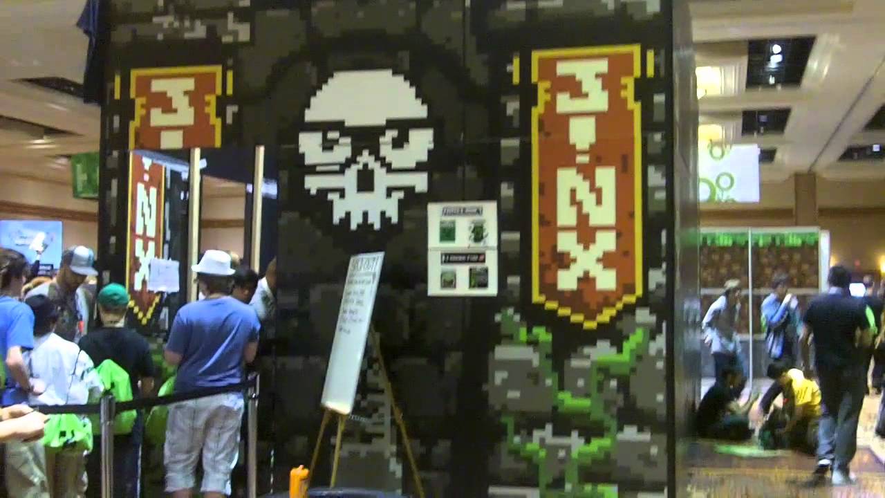 Minecon 2011 Day 2 - Minecraft Xbox, Cobalt, FANS! - YouTube
