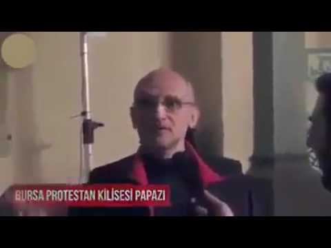 Papaz, miladi yılbaşı kutlayan müslümanlara müslümanlık dersi verdi