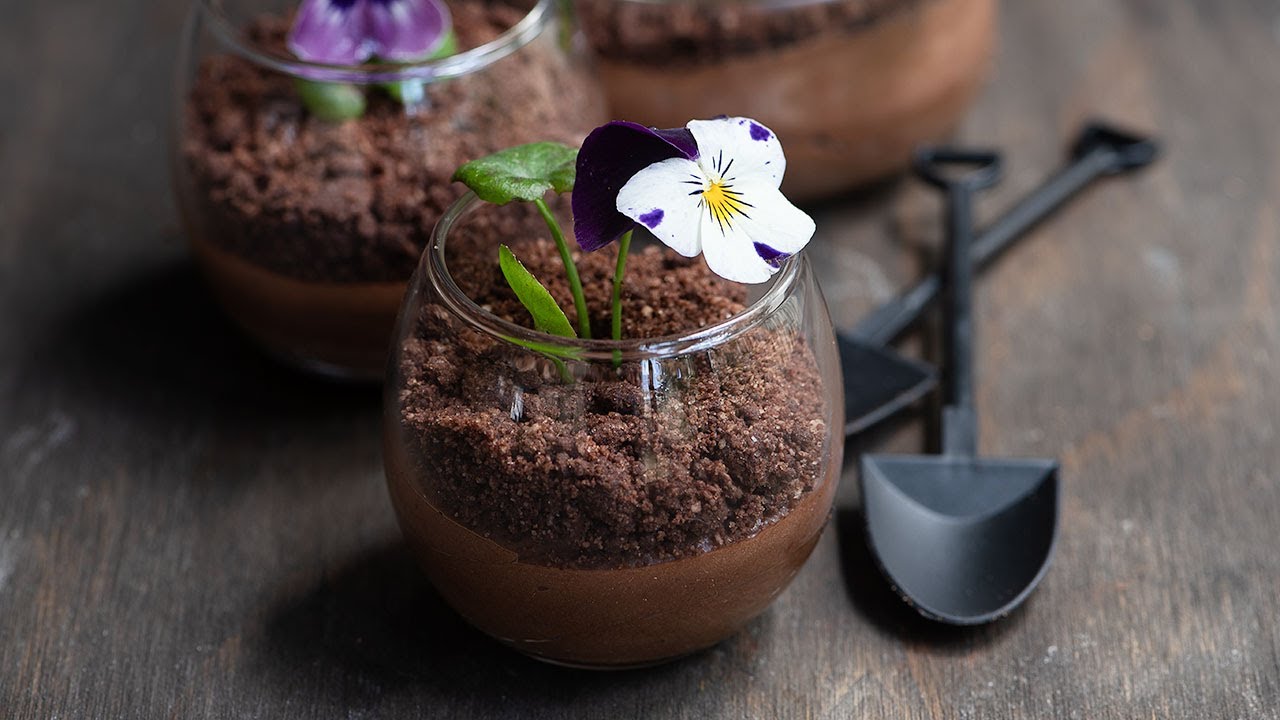 Easy Chocolate Mousse with chocolate soil - YouTube