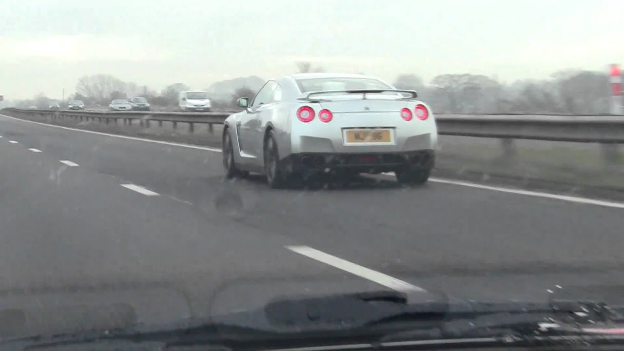 Nissan GTR Exhaust Flames | SCD Extra - YouTube