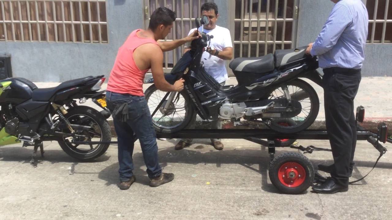 Remolque para llevar moto con moto - YouTube