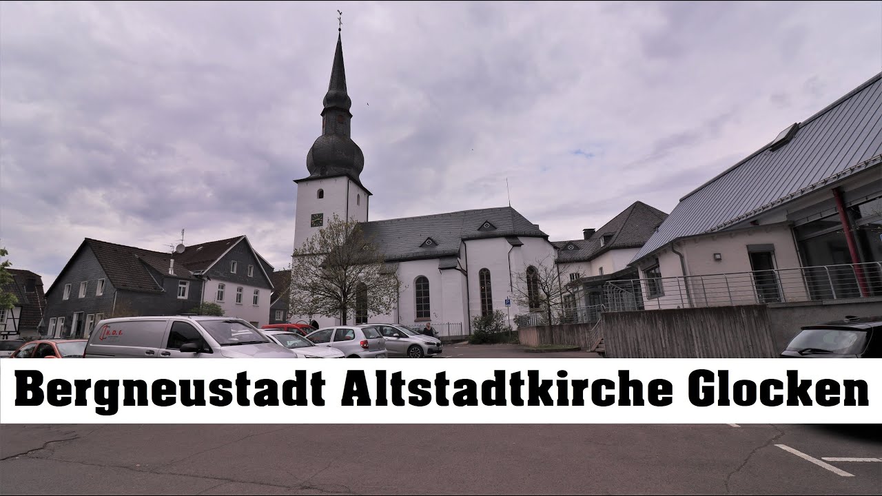 Bergneustadt, ev. Altstadtkirche, Geläutepräsentation (Außenaufnahme ...