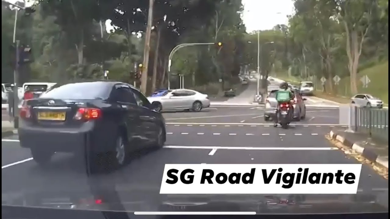 20jul2021 discretionary right turn junction at bukit batok east ave 6 ...