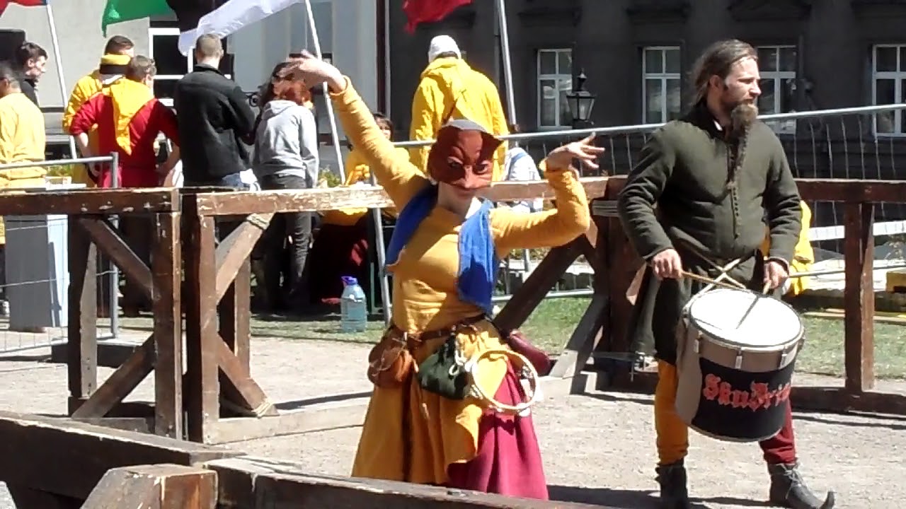 Medieval music band performing in Tallinn Old town days 2017 - YouTube