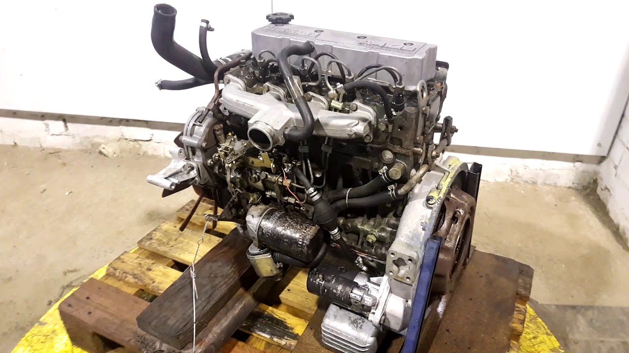 Motor Nissan A4.28 - YouTube