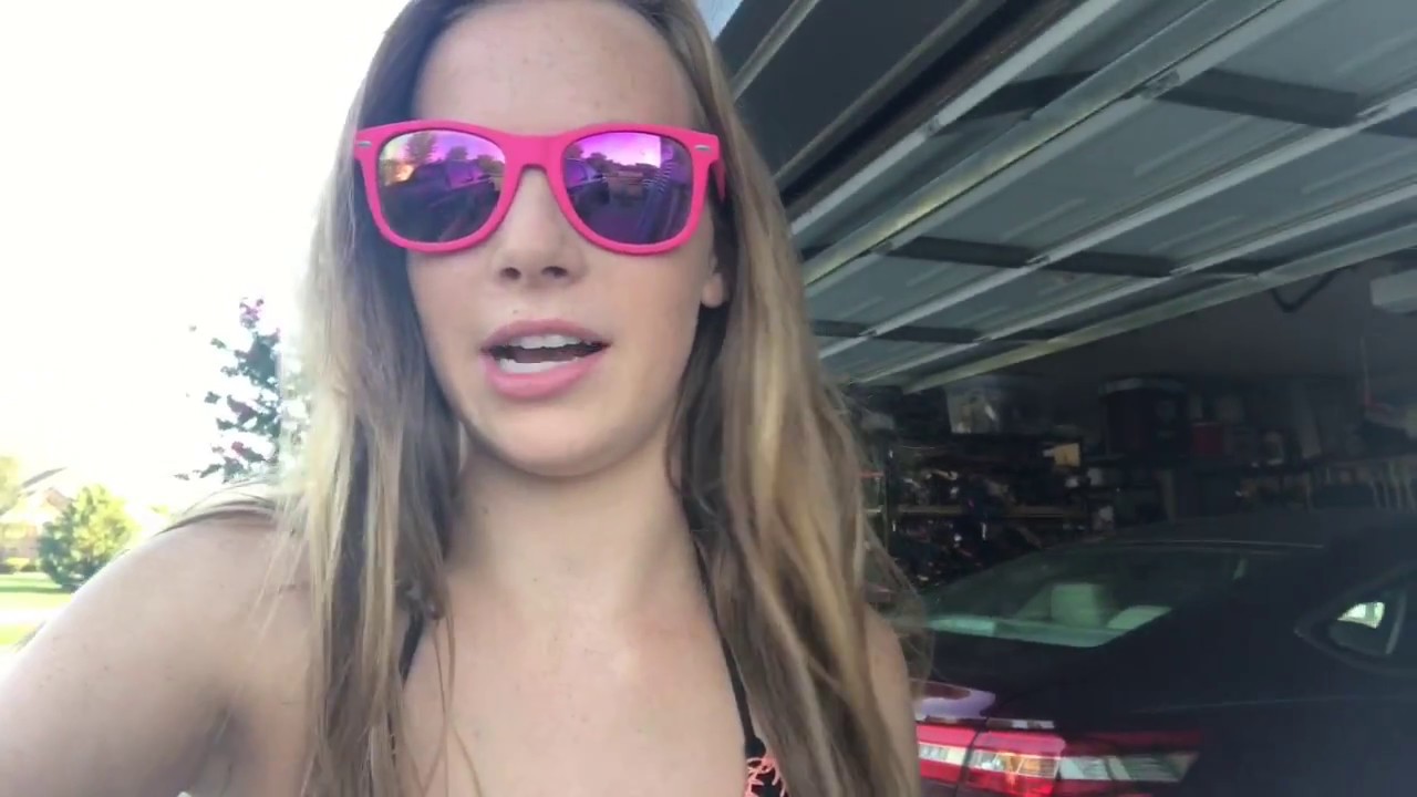 movie night in the pool - YouTube