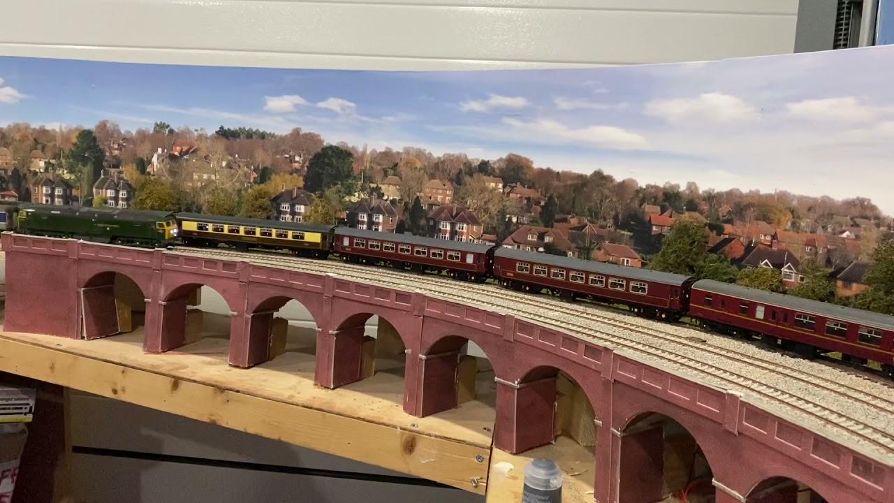 Bachmann class 47484 Isambard Kingdom Brunel BR Green livery - YouTube