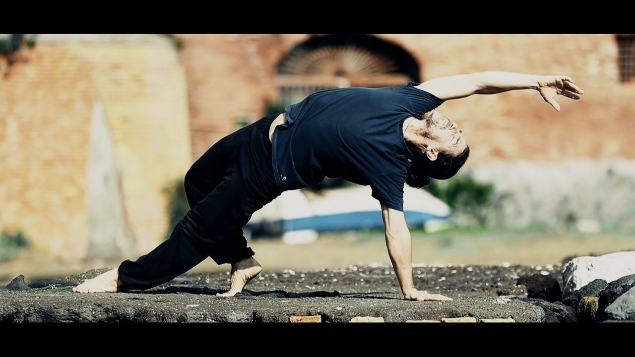 Anukalana Yoga with Jacopo Yogendra Ceccarelli - YouTube