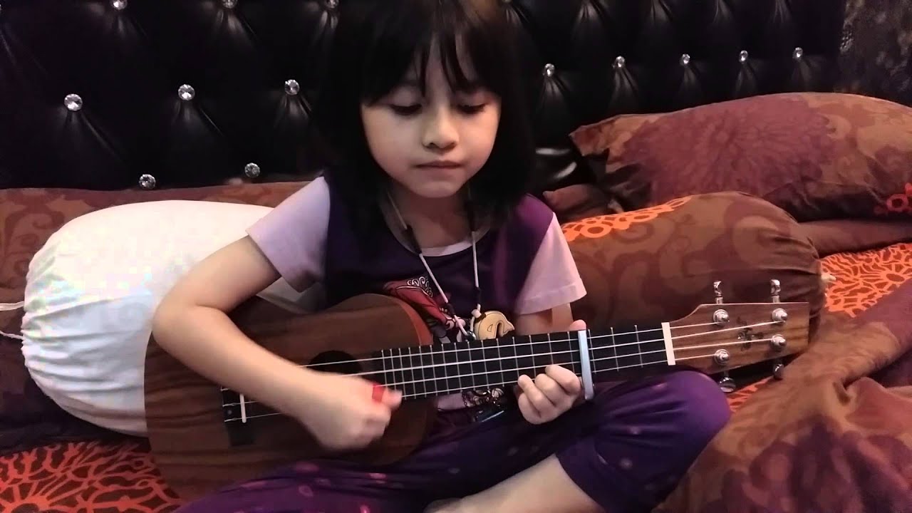 Flashlight| aryanna alyssa dezek - YouTube