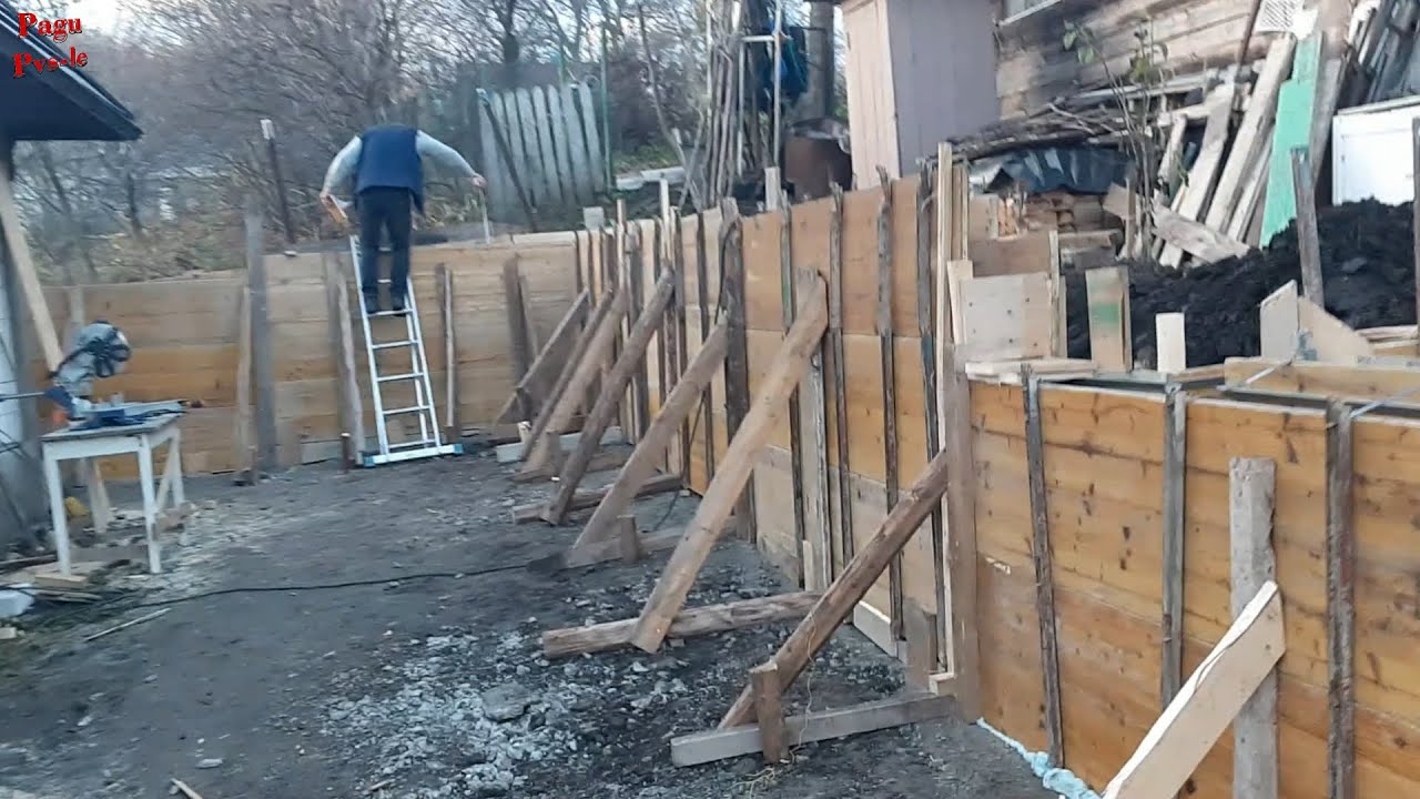 Zid din beton pentru oprit alunecarea de teren, 25 cm gros si inaltime ...