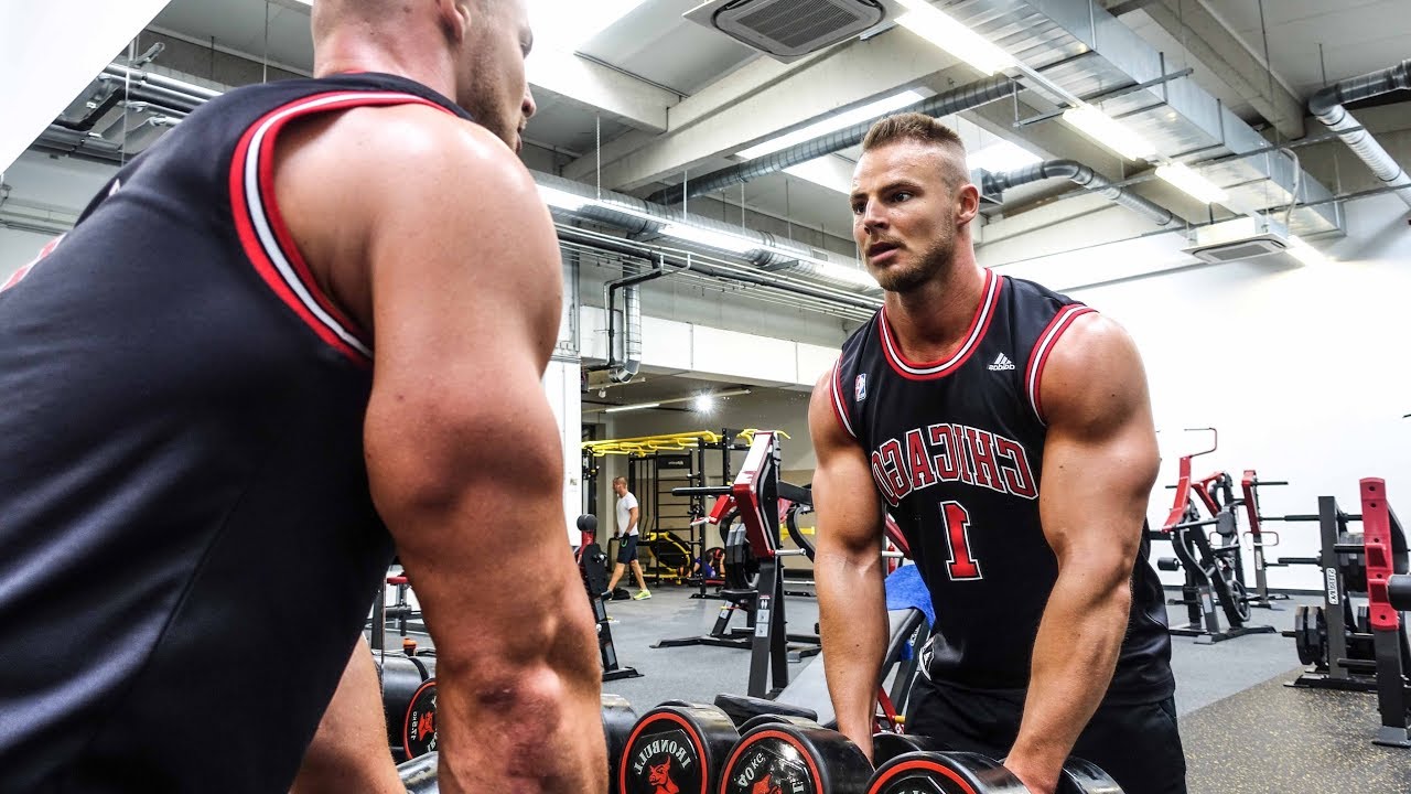KOMPLETTES SCHULTER TRAINING | Übungen im Schulter Workout für BREITE ...
