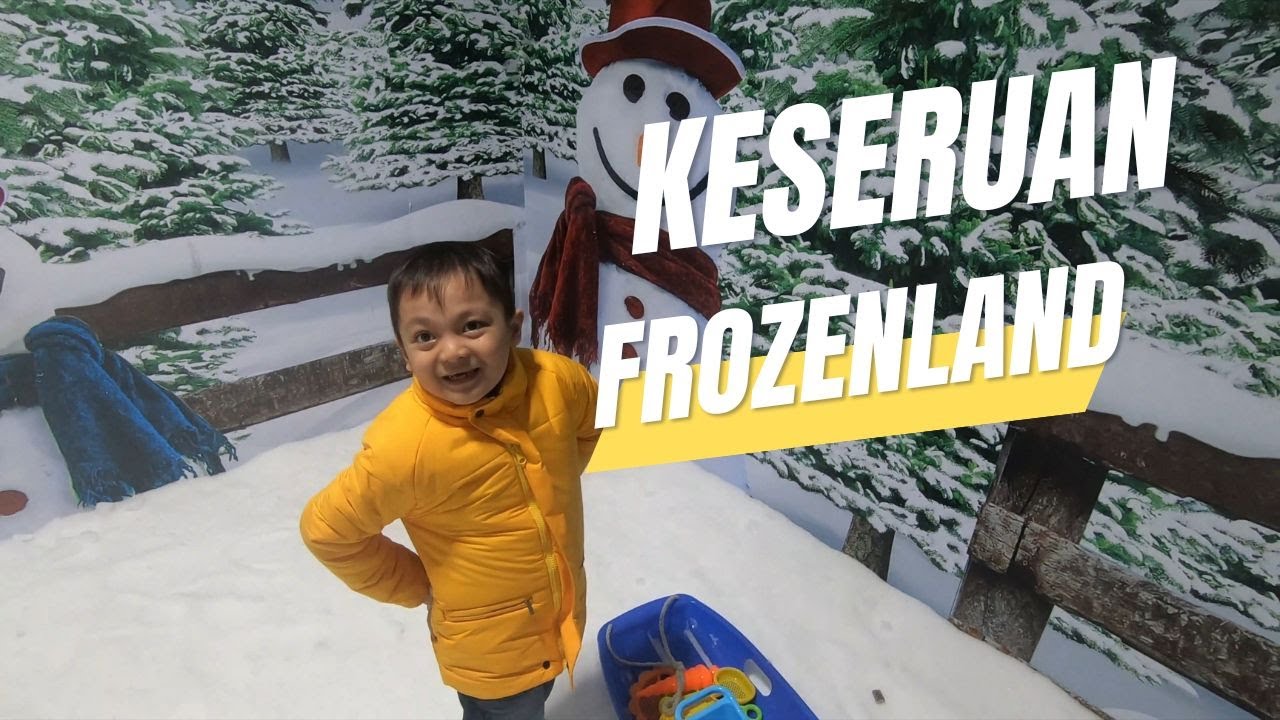 Keseruan Bermain Salju di Frozenland Transmart Serang - YouTube