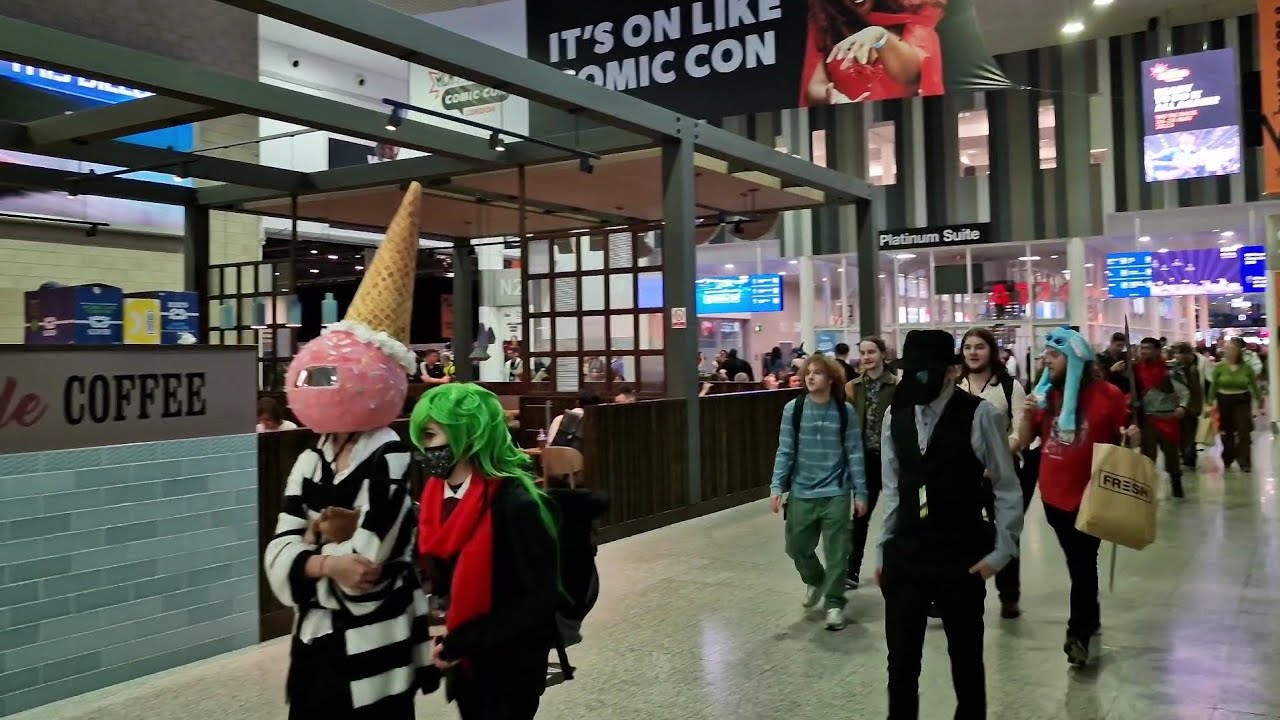 Excel London Comic Con Exhibition October | Halloween in London - YouTube
