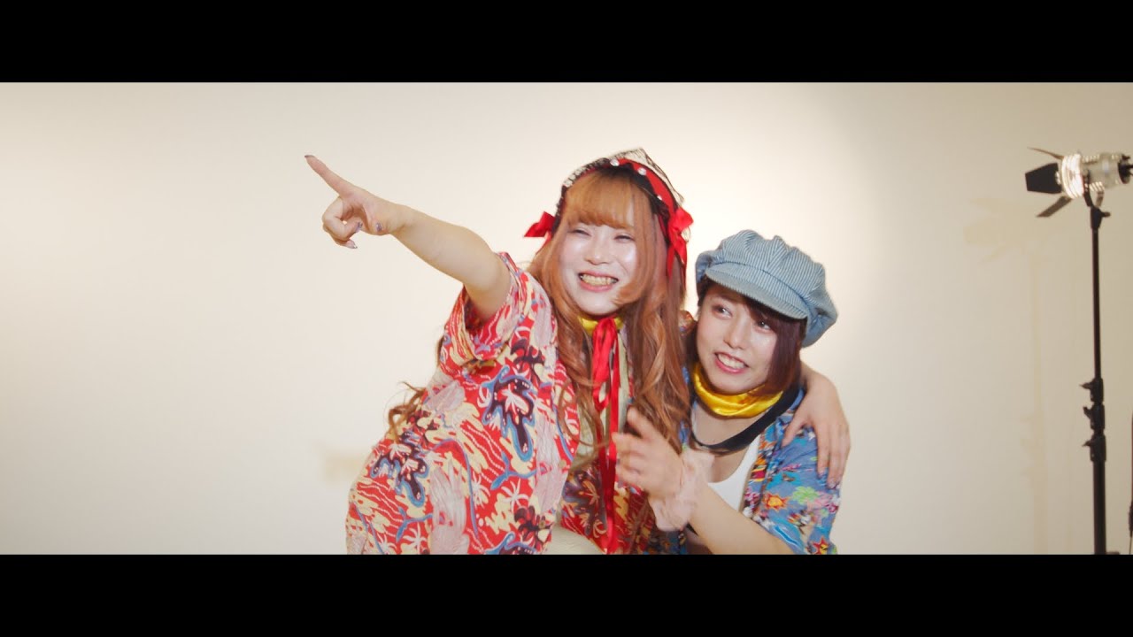 POPPY『EAZY＆CRAZY 』MV - YouTube