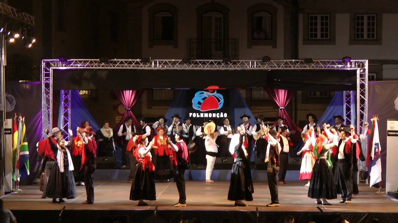 Portuguese folk dance 1 - YouTube
