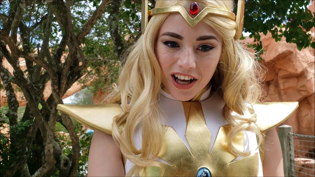 She-Ra meet and greet at Islands of Adventure - YouTube