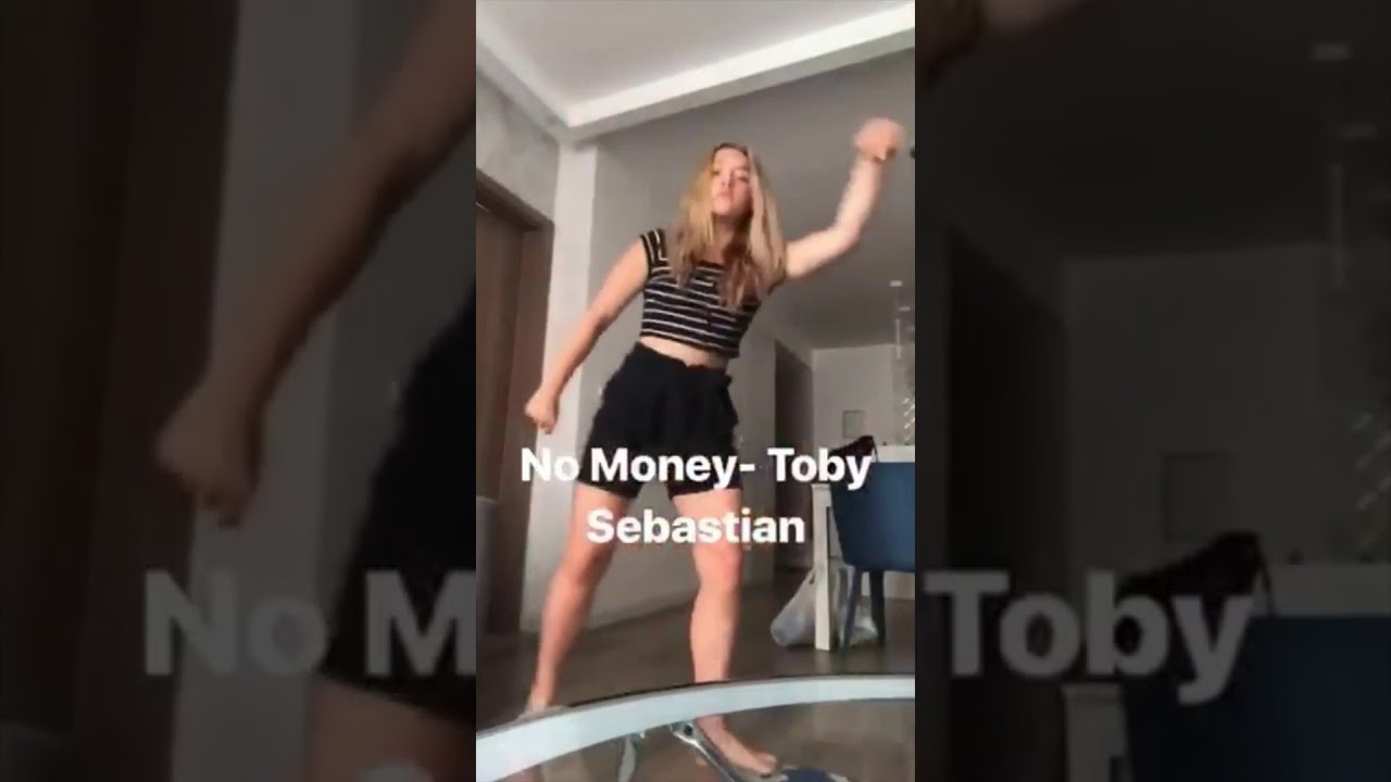 Florence Pugh dancing to her brother's music via Instagram Stories ...