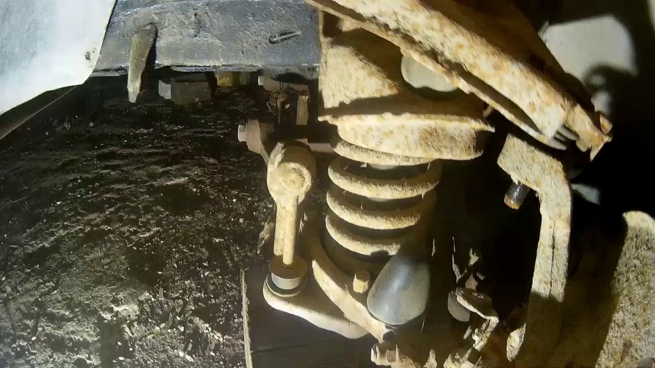 замена шаровых опор и пружины одним домкратом волга - YouTube