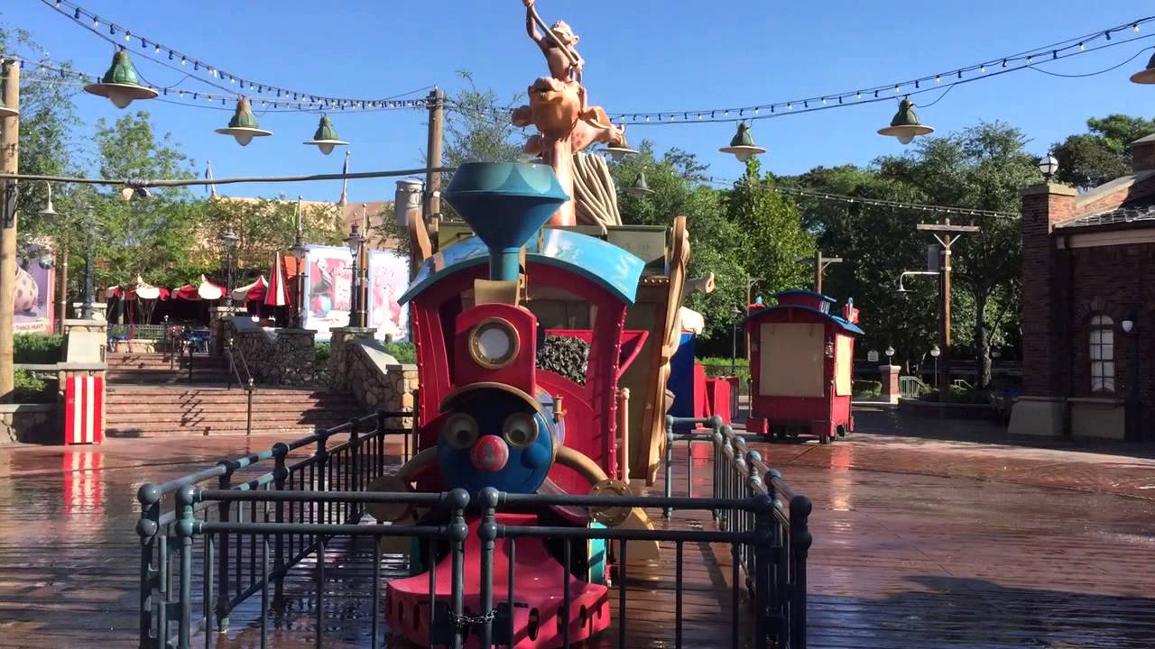 Casey Jr, Splash 'N' Soak Station in the Magic Kingdom at Walt Disney ...