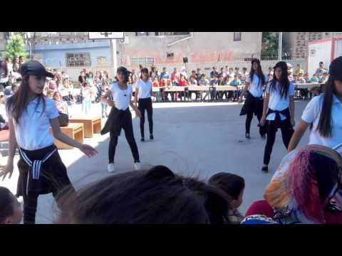 Makimsan ortaokulu 6B sınıfı 23Nisan  gösterisi policeman dansı