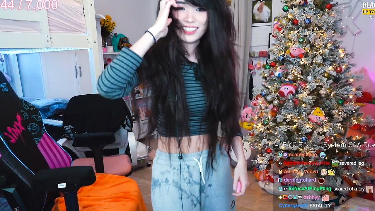 Emiru is a Child on Christmas - YouTube