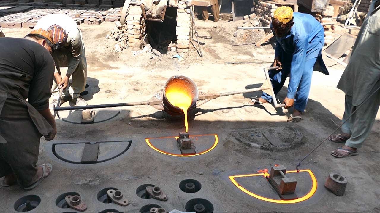 Amazing Metal Parts Casting Process in a Cast Iron Factory - YouTube