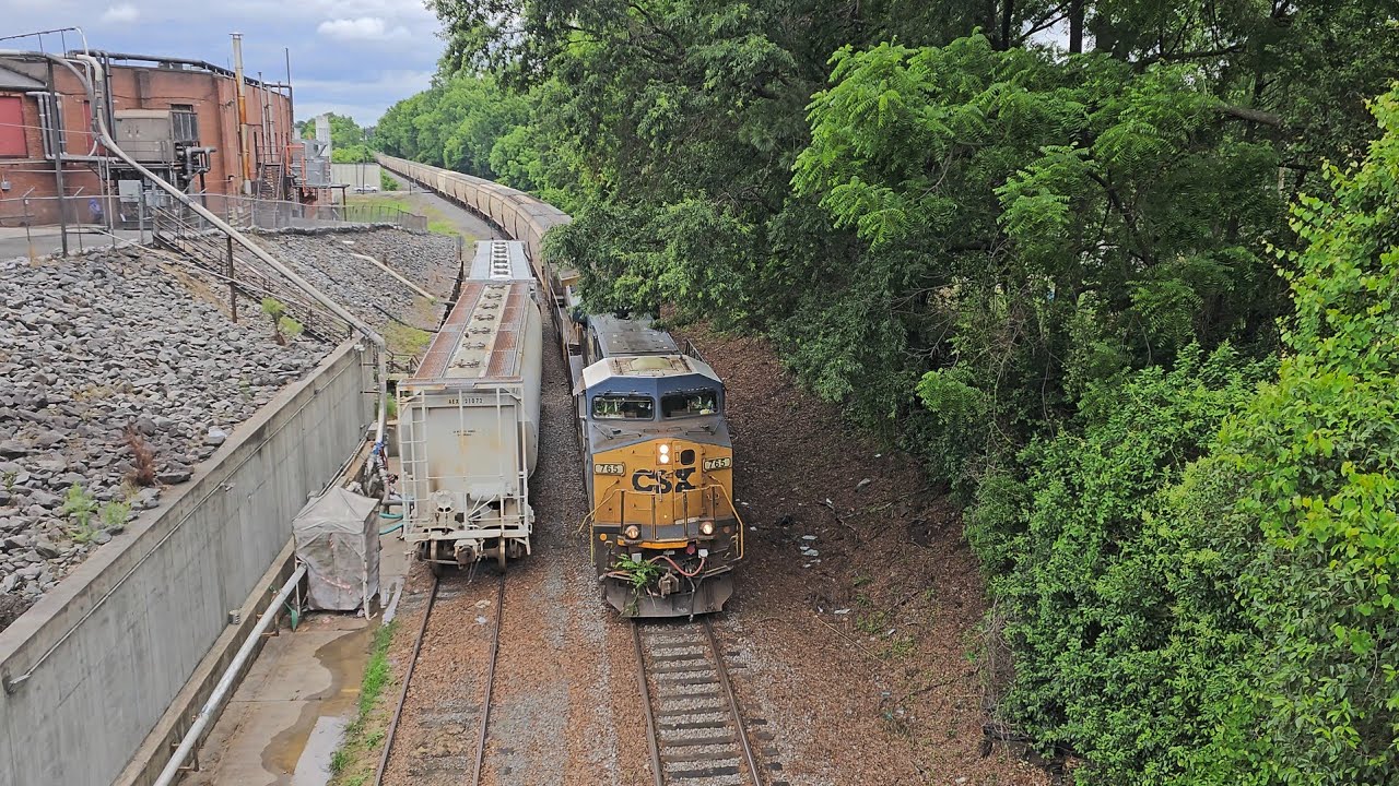 CSX G976-18 with an ES44AH/AC44CW with a Nice Horn Show this Unit has a ...
