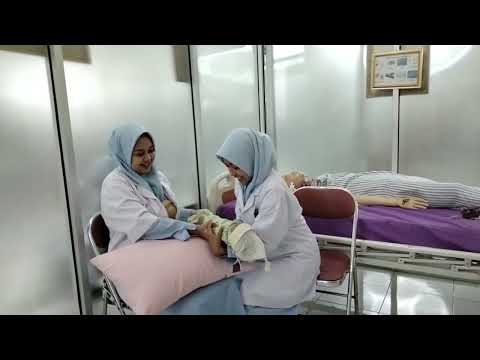 PRAKTIKUM METODE MENYUSUI PADA BAYI YANG BENAR