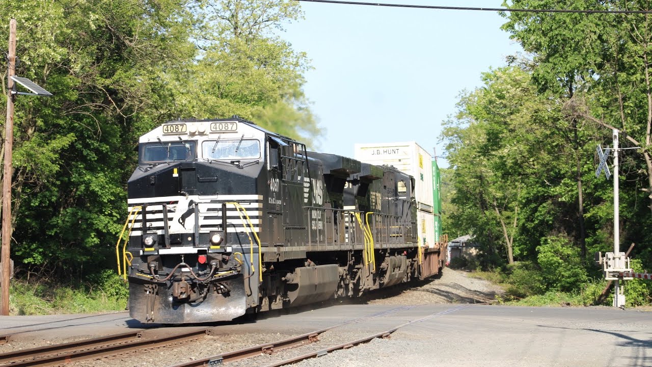 NS 4087 AC44C6M leads NS 23G through Piscataway - YouTube
