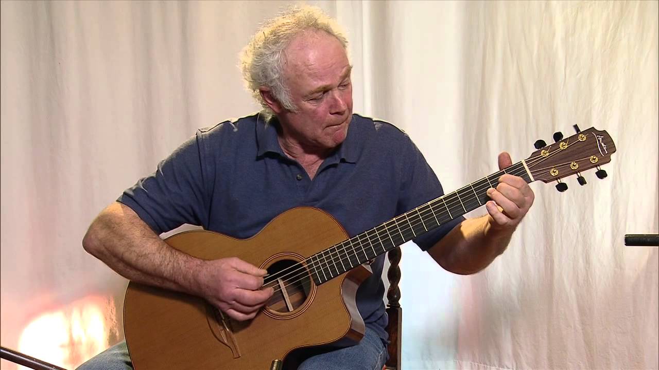Dagger Gordon plays Calum Sgaire on guitar - YouTube