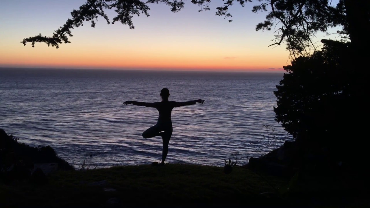 Balancing at the edge of a cliff | 1:27 min | - YouTube