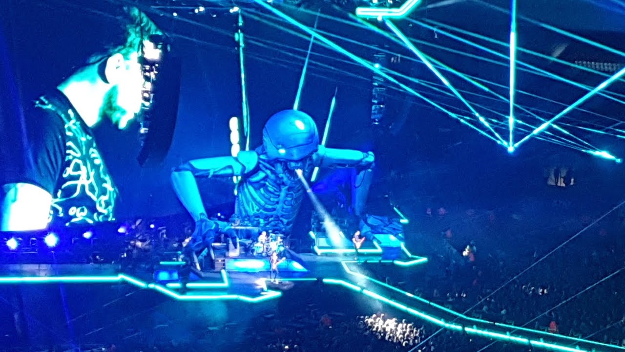 Muse - Murph (Giant Robot Zombie) - Simulation Theory Tour - Bristol ...